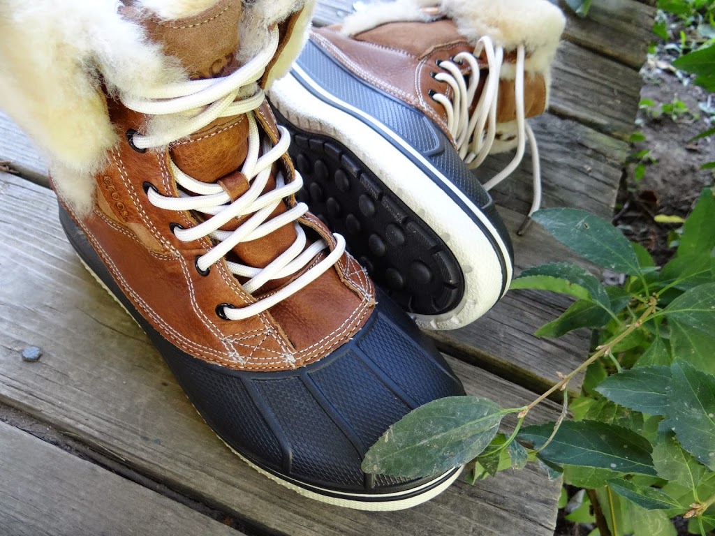 Stepping into Casual Comfort and Style | CROCS Fall Fashions Rural Mom