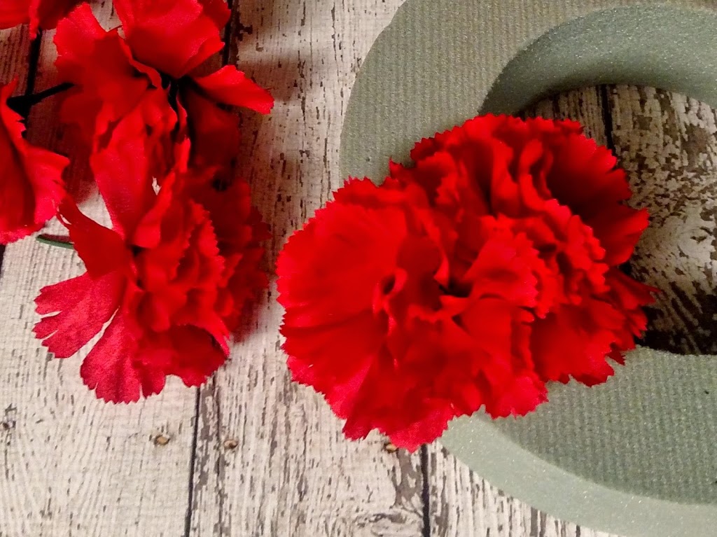 Dollar Tree Crafts: Valentines Day Carnation Wreath Rural Mom