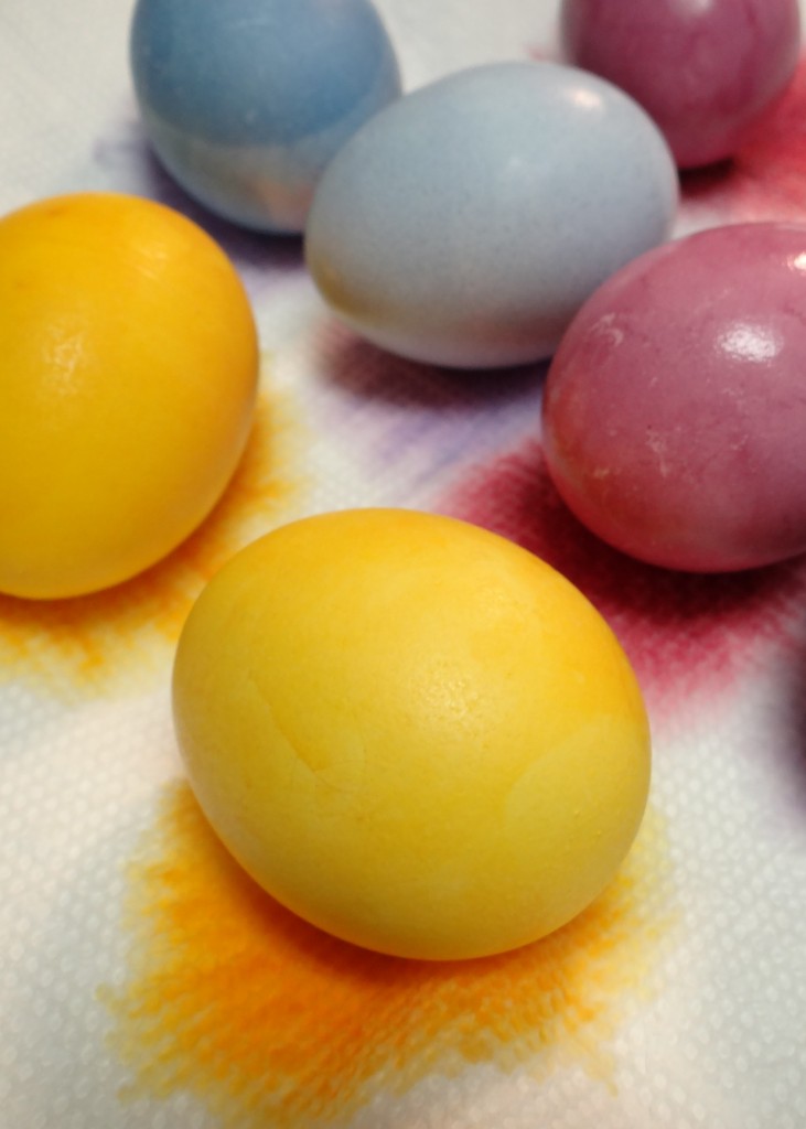 Quick & Easy DIY Natural Egg Coloring | ColorKitchen Rural Mom